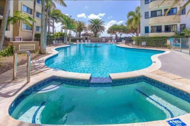 Villa Near Beach - 3 Level Luxury - 黃金海岸