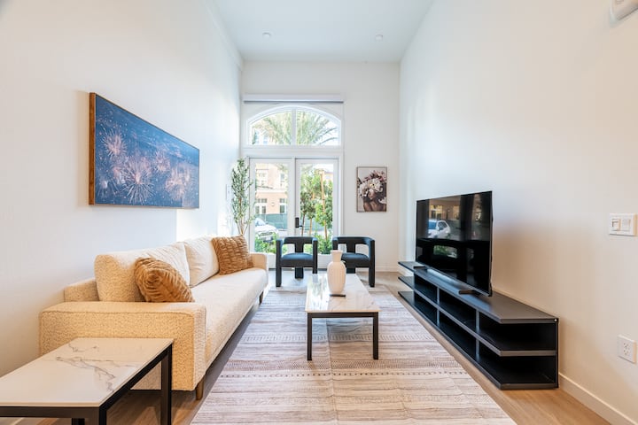 Modern King 1b1b｜pool & Spa｜smart 4k Tvs - Claremont, CA