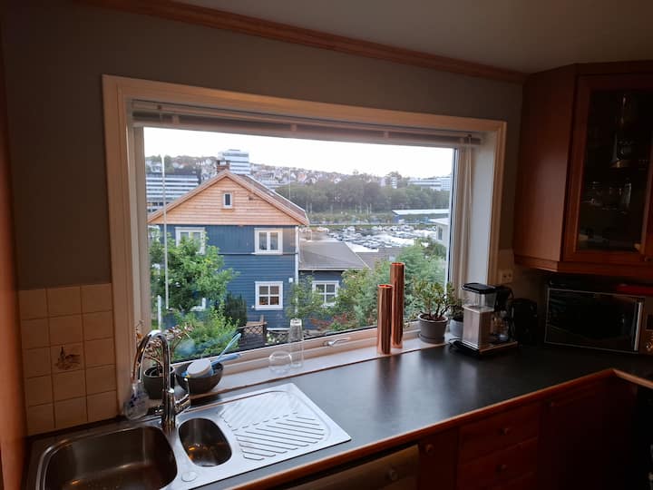 Spacious Home Near City Centre W/parking - Stavanger