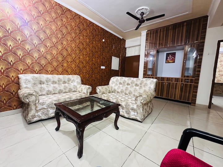 Independent Flat/sector 63/2bhk/ 5 Min Fortis/cp67 - Chandigarh