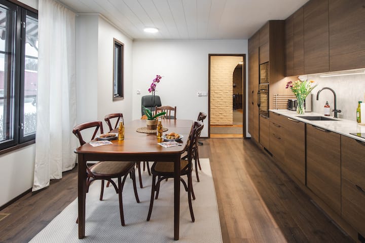 8 Bedroom Central Home With Sauna - Finlande