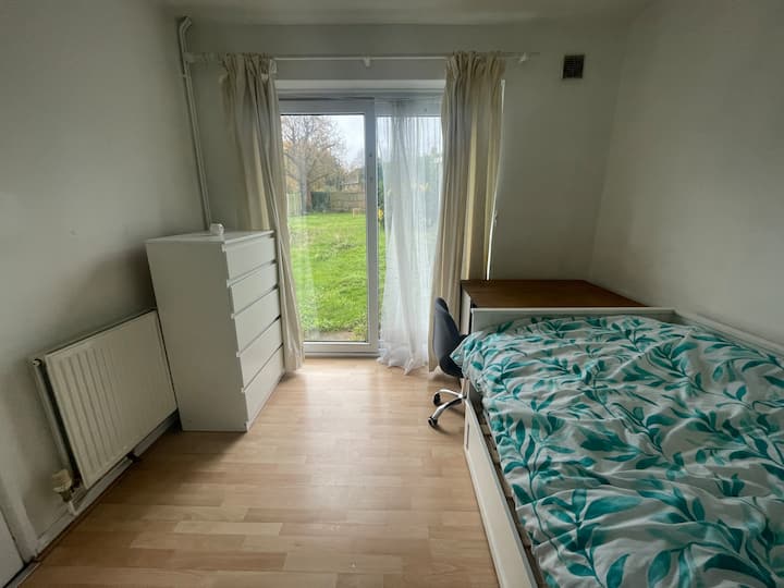 Cozy Double Bedroom With Stunning Garden View - Canterbury