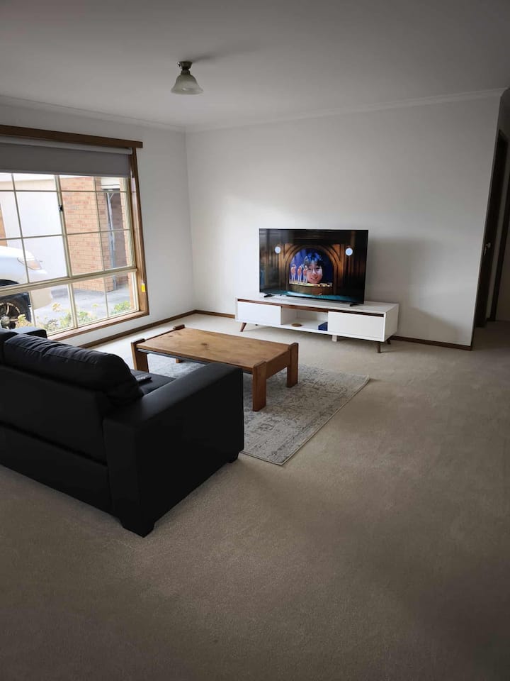 Albert - Comfy Family/worker Stay - Ballarat