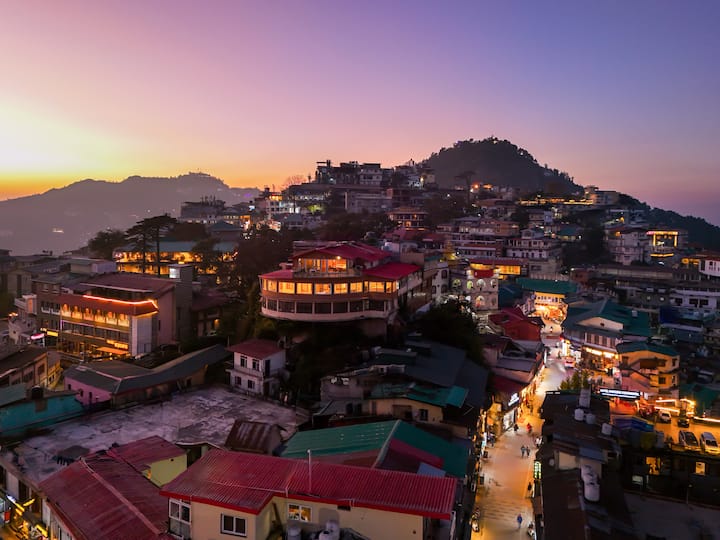 Amaara ~ Warm & Cozy 3bhk Mountain Cottage - Mussoorie