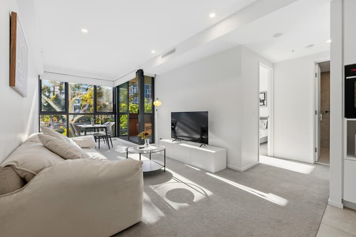 Northbourne Sullivan 2b2b | 2parkings | Gym | Rail - Australia