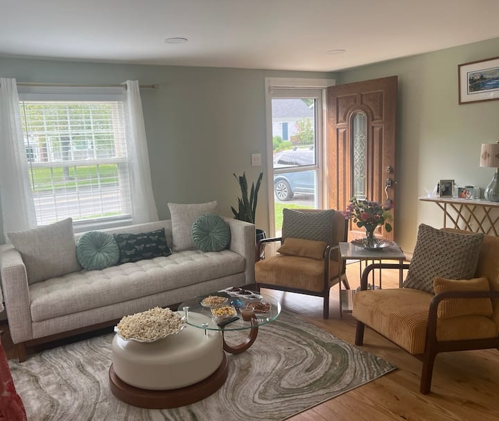 Welcome! Enjoy Your Stay In Our Modern 3br Home - Portland, ME