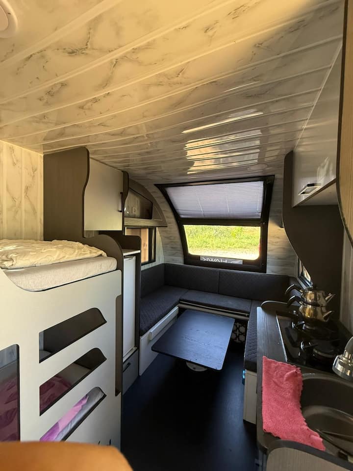 Karavanımızda Eşsiz Bir Deneyim. Göl Manzarası - Tuzla