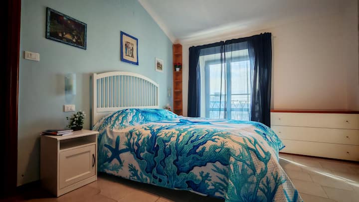 Genova Al Volo - Fronte Stazione E Aeroporto - Genoa