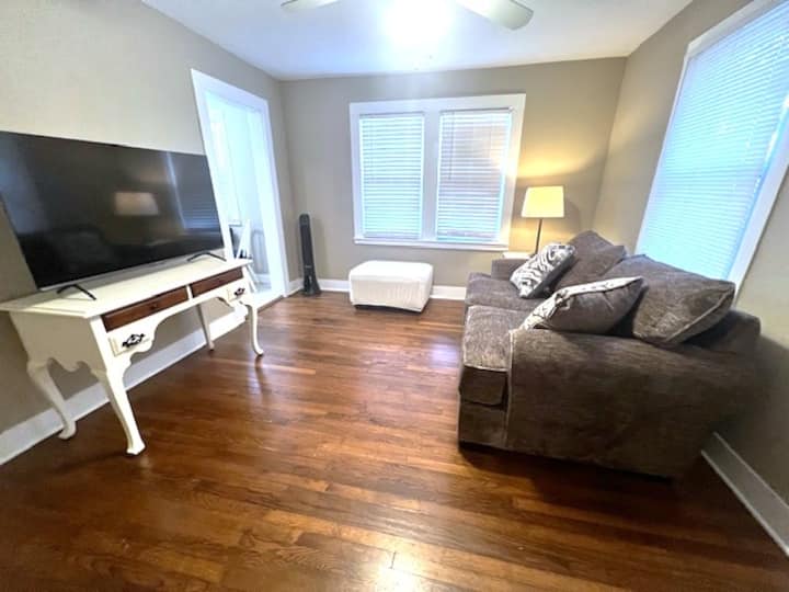 Furnished Mid-term Housing Near Everything - Lake Worth, TX