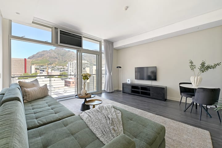 Soft Luxury In Cbd With Table Mountain Views! - Cape Town