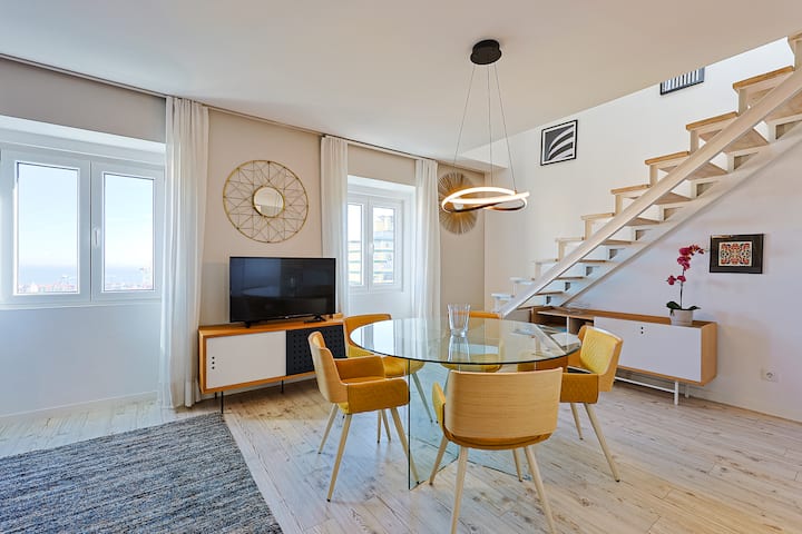 Bleisured | Sunny & Spaciaous Penthouse In Lisbon - Lisboa