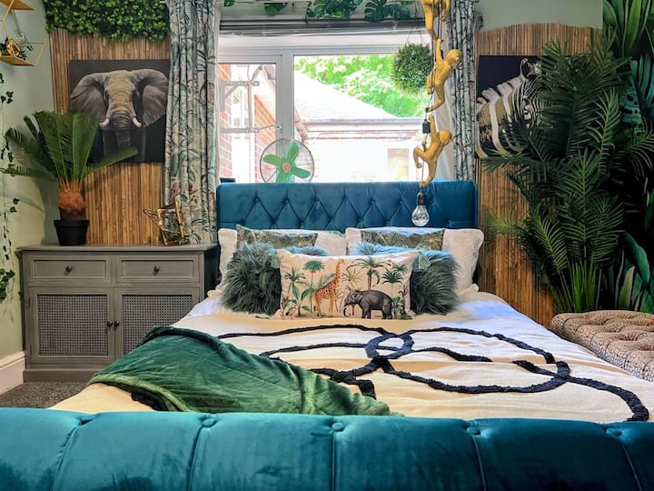 5 Bed Themed Apartment Retreat Canterbury Parking - Canterbury