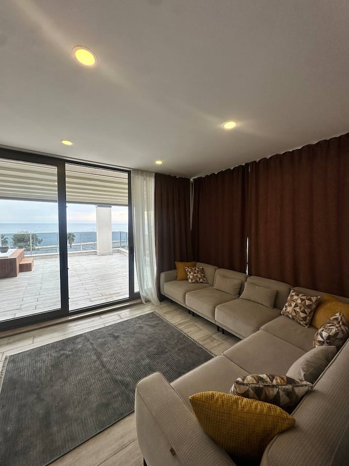 Orange Premium Teraslı Jakuzili Sunshine Oda D69 - Finike