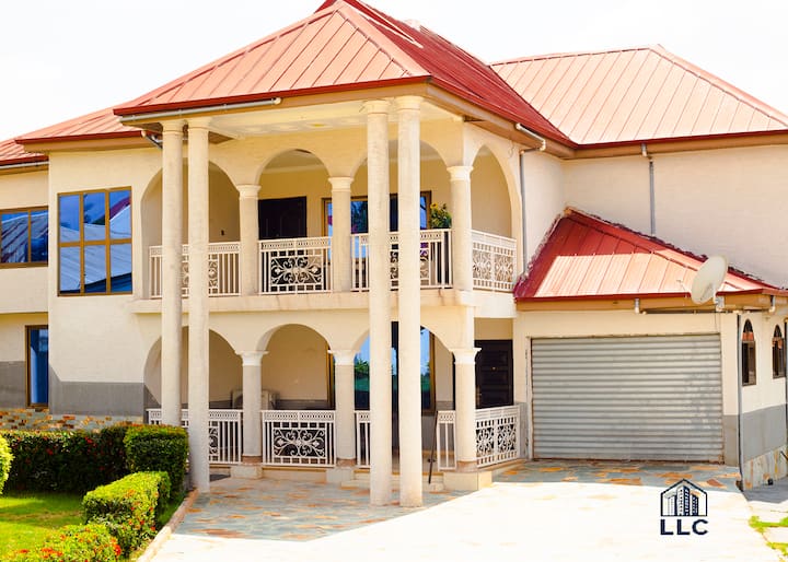 Luxurious And Spacious Family Friendly Home - Ghana