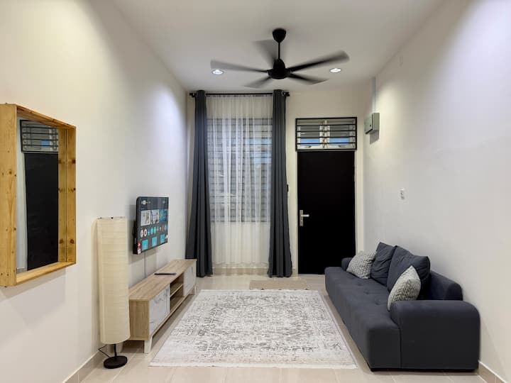 Hikari Nest Homestay - 3 Aircond Bedrooms & Wi-fi - Kerteh