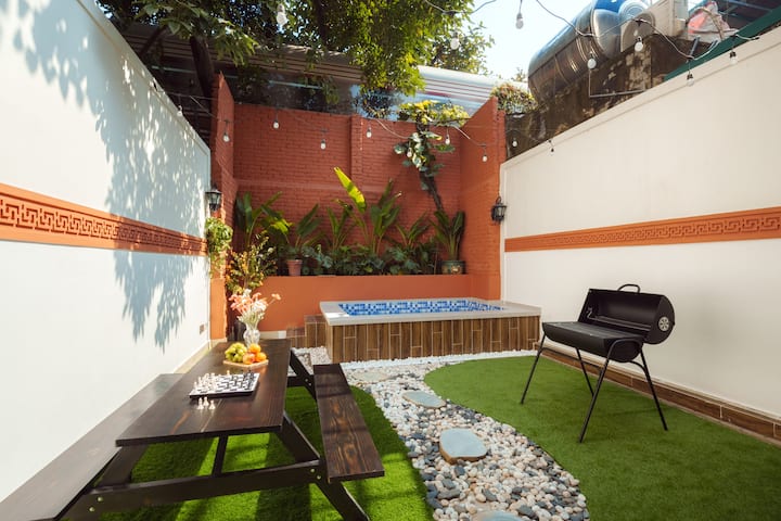 Train Spotter's Loft |130m2 |Mini Pool |King Beds - 