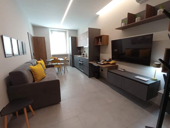 La Finestra Sul Naviglio Grande - Milan