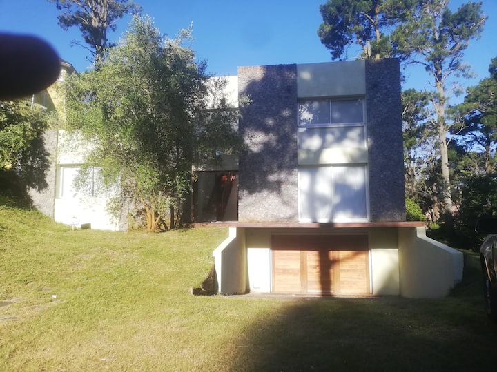Hermosa Casa, Super Amplia En Zona Golf - Pinamar