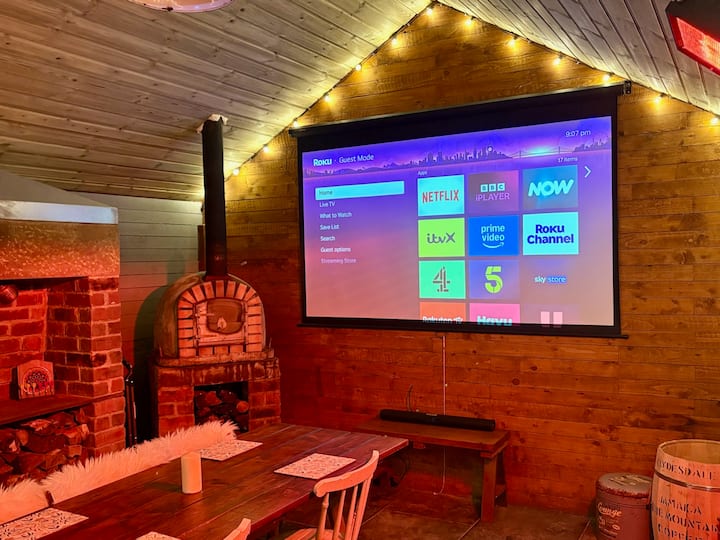 Detached Home Nr Slaithwaite | Garden Cinema Cabin - United Kingdom