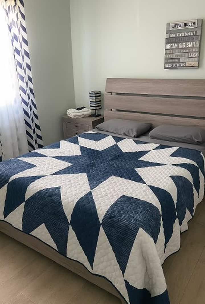 Beachy Coastal Stay• Near Jax Beach - Jacksonville Beach, FL