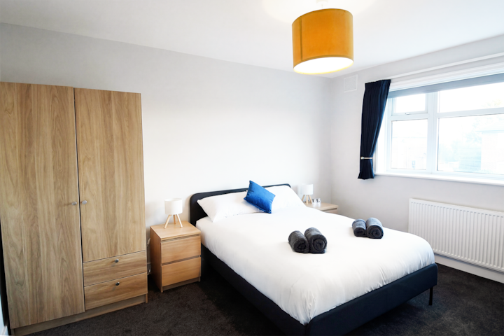 6 Person (3bed) Home Near Airport, Free Parking - Altrincham