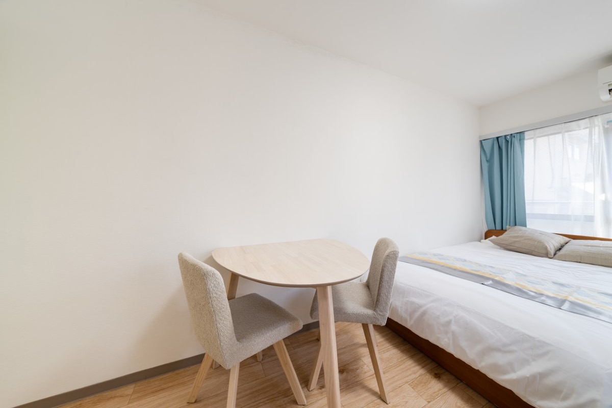 Shinjuku / Gare de Higashi-Shinjuku (quartier de Kabukicho) 5 minutes à ...