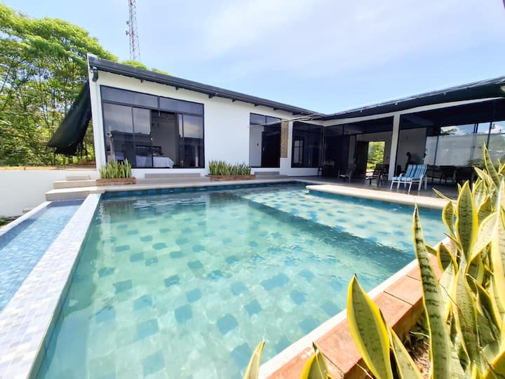 Casa Campestre Con Piscina Y Aire Acondicionado - Colombia