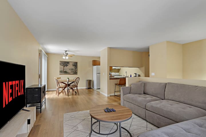 Bright & Cozy 6b House | Near Navy Base | New - Libertyville, IL