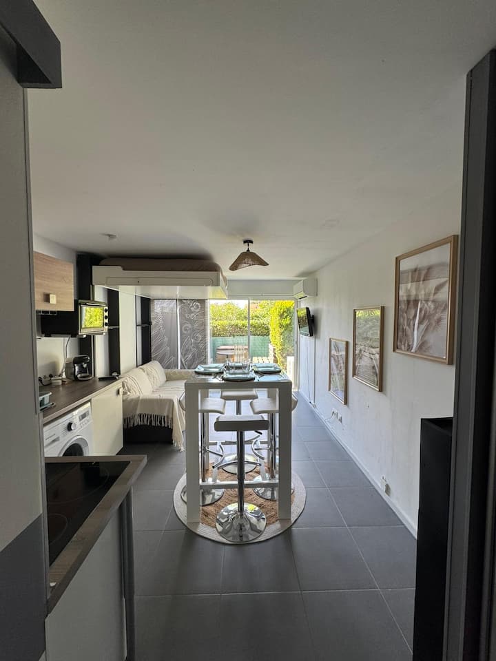 Studio Plain-pied Avec Rez-de-jardin, Proche Mer - Agde