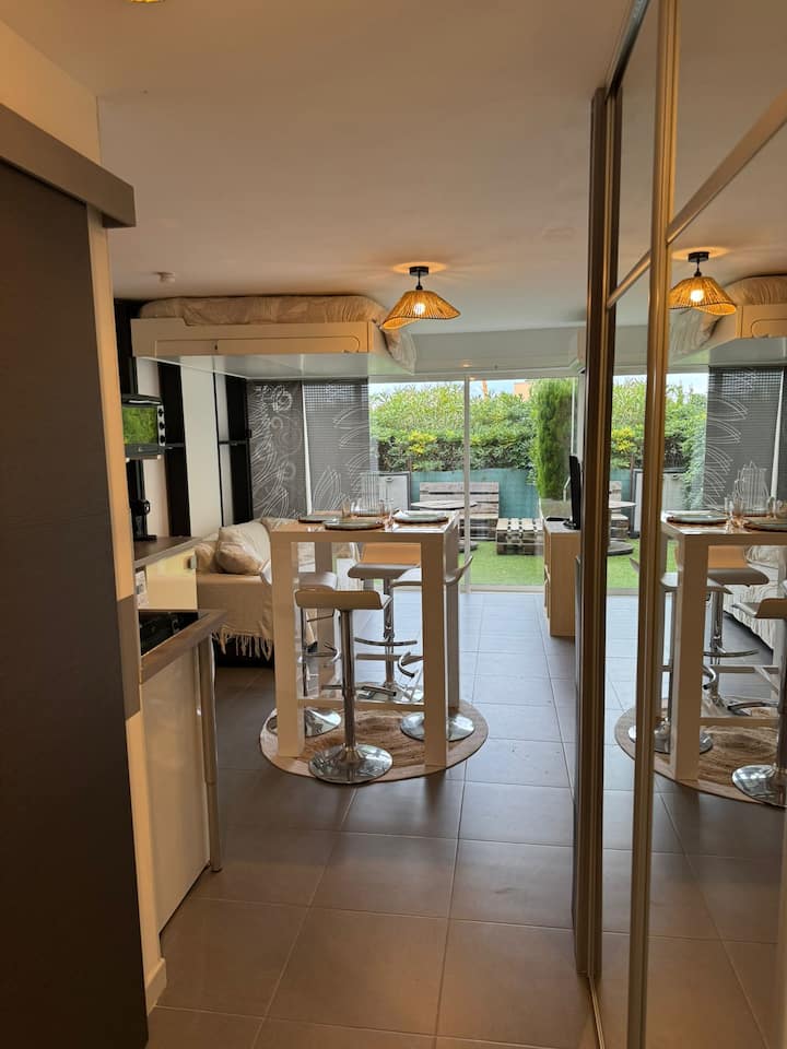 Studio Plain-pied Avec Rez-de-jardin, Proche Mer - Vias