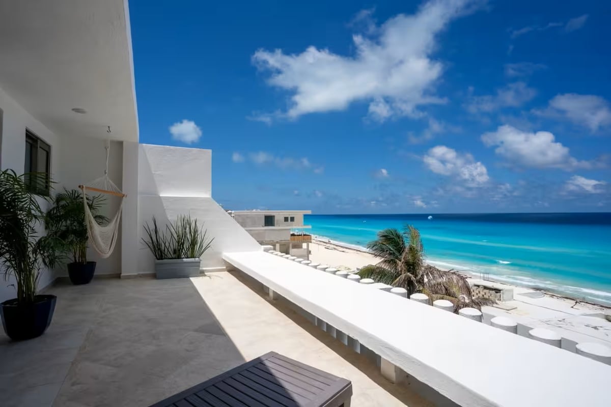 Beachfront Penthouse Amazing Beach - Houses for Rent in Cancún ...