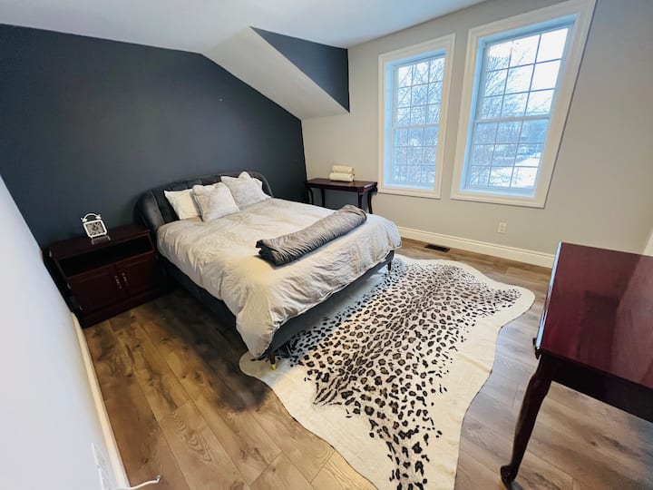 Charming Apartment #2 Downtown Bradford - Bradford, ON, Canada