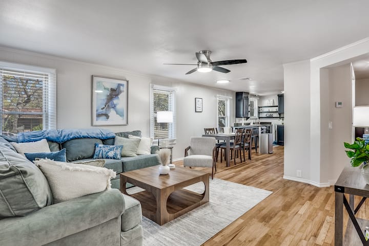 The Baker House In Granbury - Granbury, TX