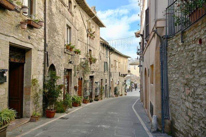 [Suite Calende] 2min Da San Francesco - Assisi
