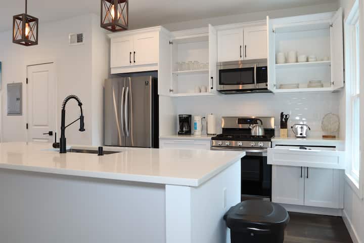 Huge 3 Bed 2.5 Ba In Booming Jc! - Brooklyn, NY