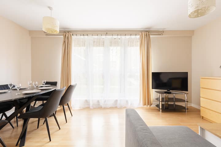 Trendy 3br Flat | Free Parking | 10 Min To Tube - London