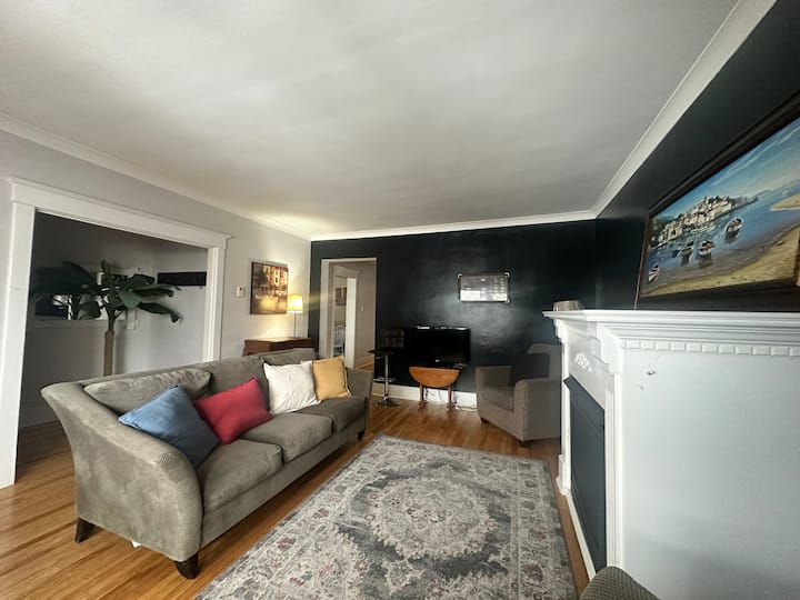 Spacious Brick Estate In The Heart Of Cornwall - Cornwall, ON, Canada