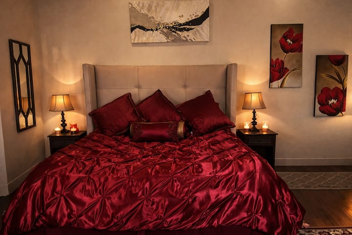 Waterfront Private Getaway *Jacuzzi *Fireplace* - Weeki Wachee, FL