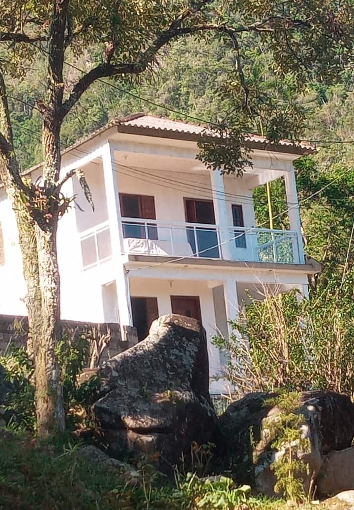 Recanto Da ÁGuia, Um Lugar De Descanso E Paz. - Macaé