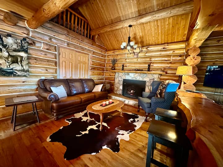 Cozy Log Cabin On Lake Cecilia - Baldwin, MI