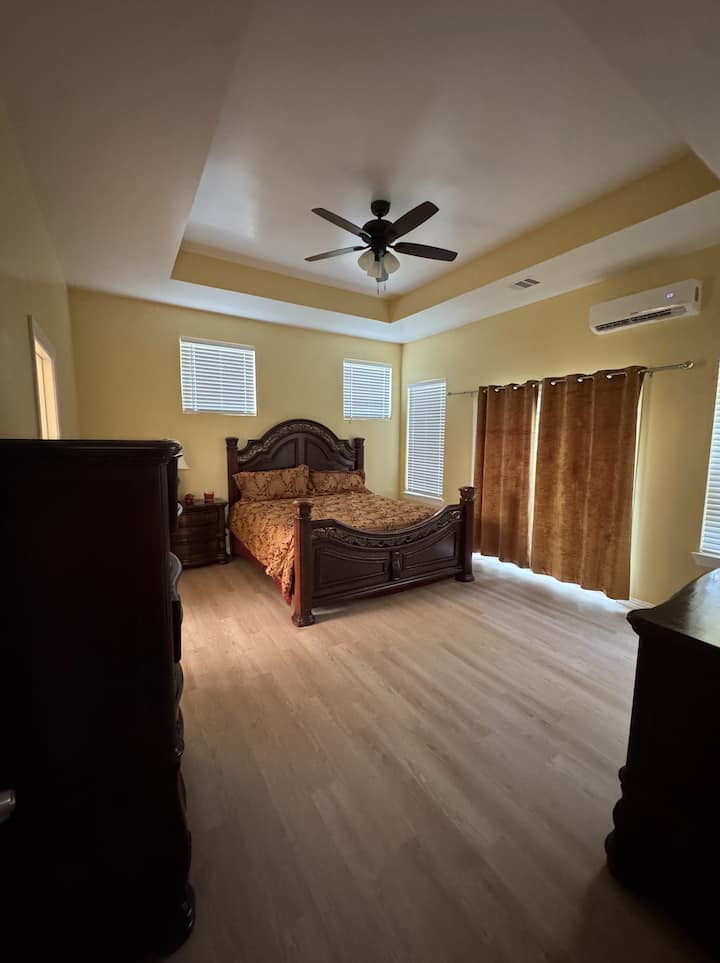 Cozy 1br Suite W/ Private Bathroom - Ennis, TX