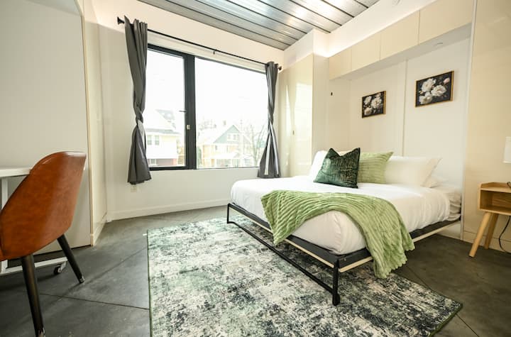 Lovely Studio By University Circle | Little Italy - Cleveland, OH