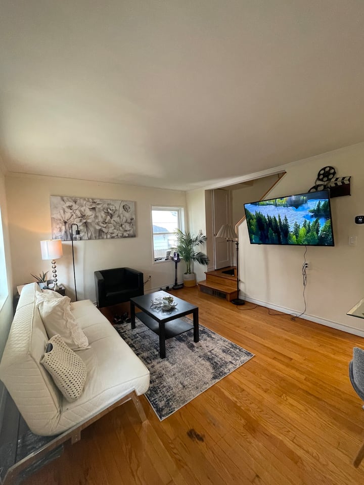 Private 2b/1b House With Fenced Backyard - Arlington, VA