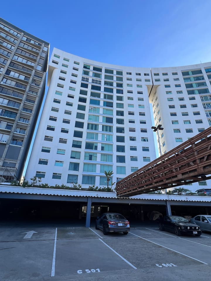 Amplio Dpto. 3br Vista Al Mar. Playas De Tijuana. - Tijuana