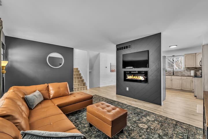 Stylish Fenton Escape — 4 Beds, Games & Bonfires! - Seven Lakes State Park, Holly