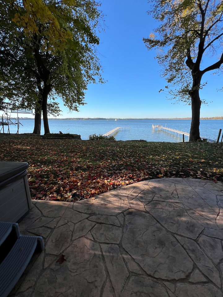 Lake Waubesa+hottub+privatedock+gameroom+smarttv - Madison, WI
