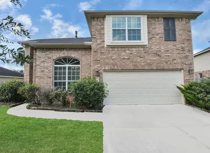 Katy Family Haven 3br W/ Kids’ Space & Big Yard” - Katy
