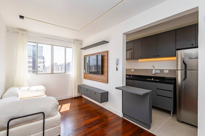 Apartamento Recém Reformado No Centro! - Curitiba