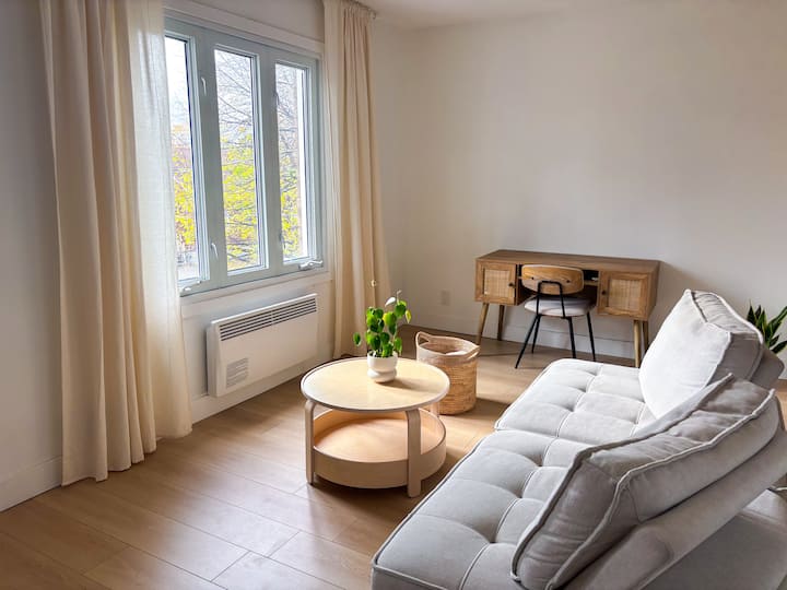 2br Apartment + Parking, Longueuil - Boucherville