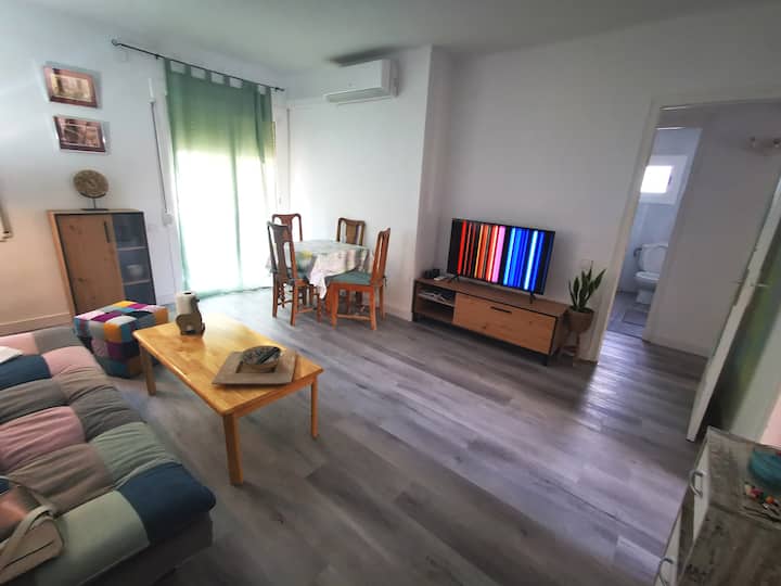 Apartment Close To The Beach And The Town Centre - Castelldefels